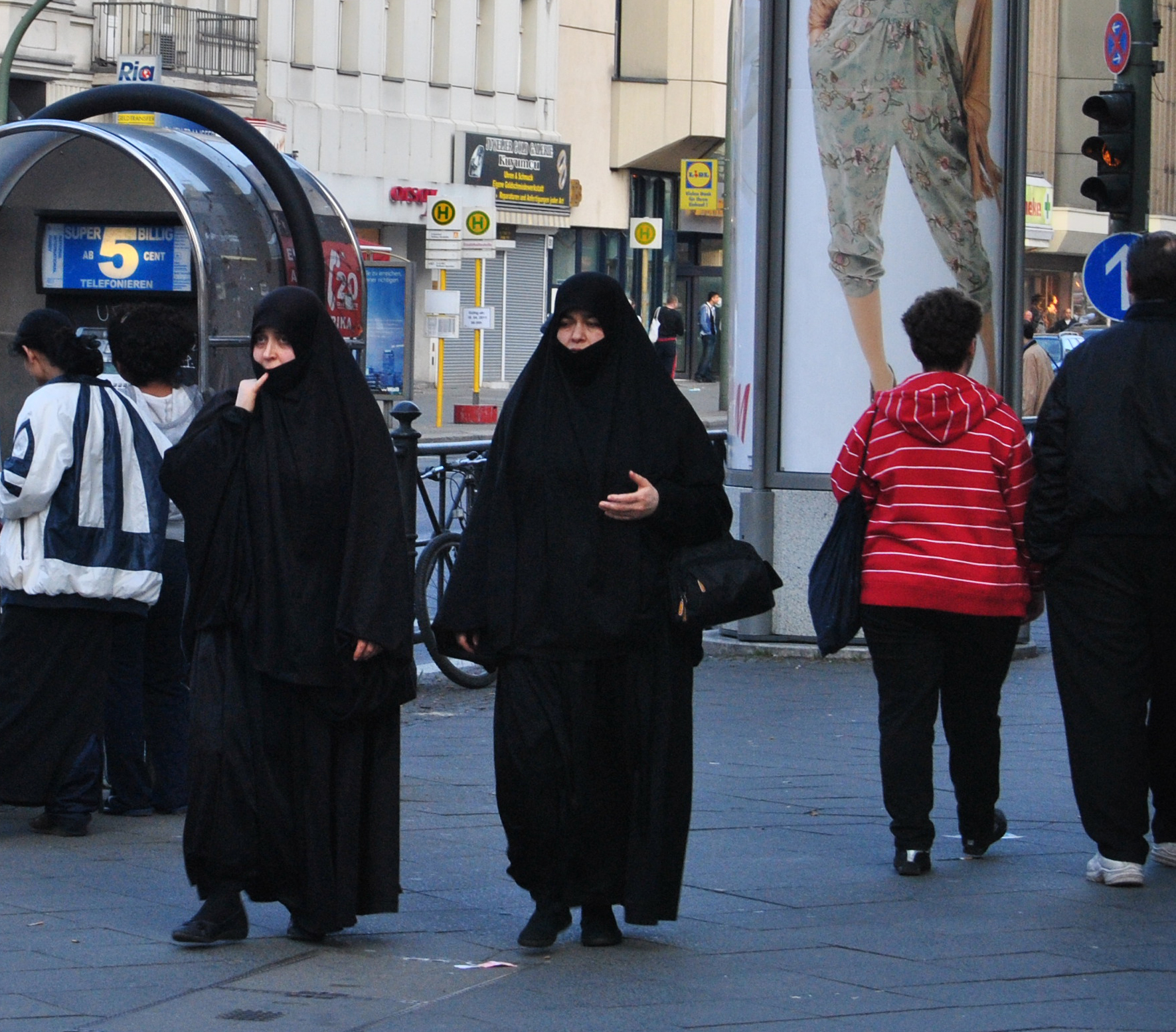 Die Symbolik des Kopftuchs | Kiez und Kneipe Neukölln